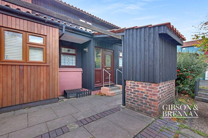 3 Bedroom Terraced House For Sale In Winstree, Basildon, SS13