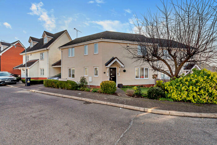 3 Bedroom Semi Detached House For Sale In Greenwich Way, Waltham Abbey, EN9