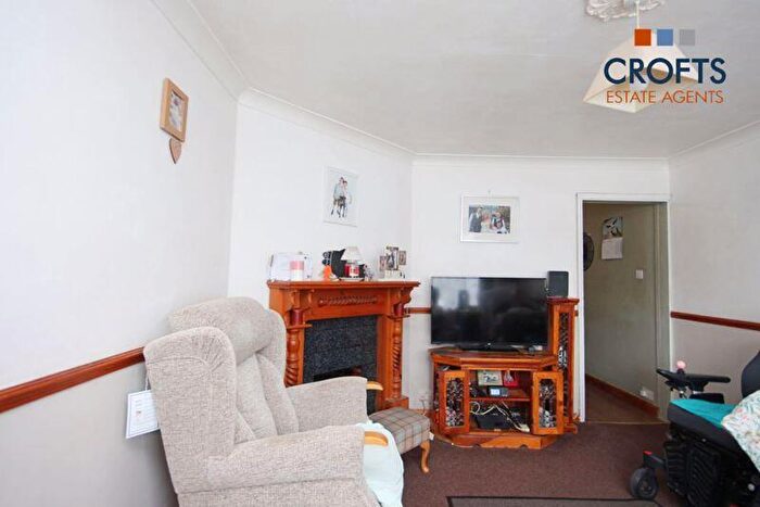 3 Bedroom Semi-Detached House For Sale In Copse Close, Immingham, DN40