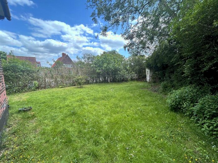 3 Bedroom House For Sale In Peartree Lane, Welwyn Garden City, AL7