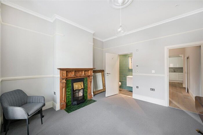 2 Bedroom Apartment For Sale In Cavendish Road, Clapham South, SW12