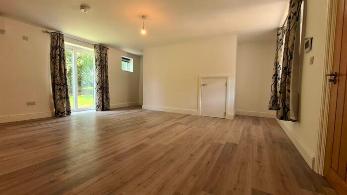 2 Bedroom Flat To Rent In Coppingford Road, Sawtry, Huntingdon, PE28