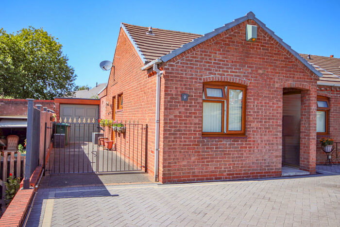 2 Bedroom Detached Bungalow For Sale In Harvest Hill, Midway ...