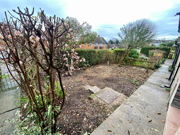 2 Bedroom Semi-Detached Bungalow For Sale In Gregory Avenue, Potters ...