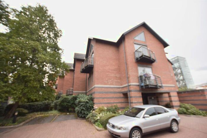 2 Bedroom flats for sale in Abbey Park Road, Leicester