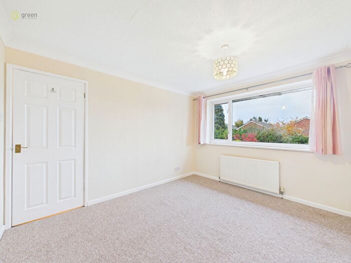 3 Bedroom Semi-Detached House For Sale In Terry Drive, Walmley, Sutton ...