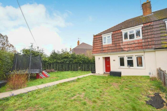 3 Bedroom Semi-Detached House For Sale In Bouverie Road, Hardingstone ...