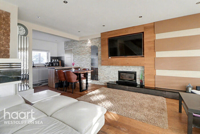 4 Bedroom Semi-Detached House For Sale In Carlingford Drive, Westcliff ...