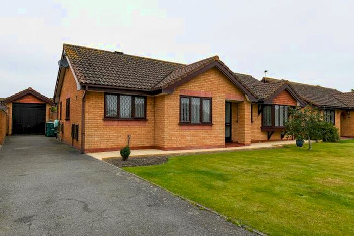 Houses for sale & to rent in LL22 9AB, Towyn Road,,Abergele Pensarn ...