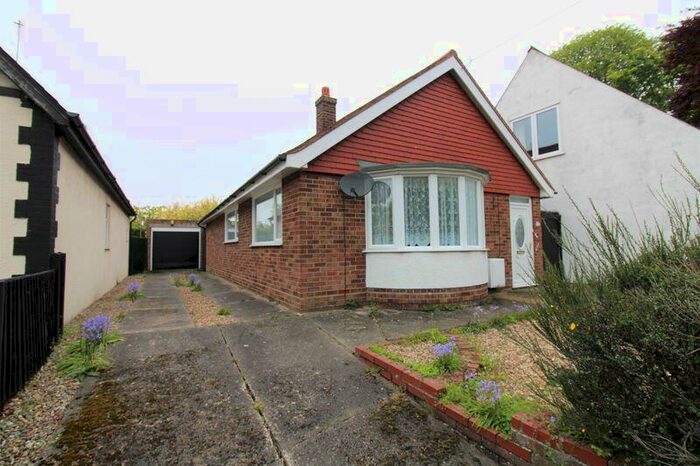 2 Bedroom Detached Bungalow For Sale In Lowestoft Road, Gorleston ...