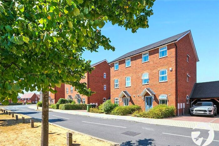 4 Bedroom Semi Detached House For Sale In Mercer Avenue, Castle Hill ...