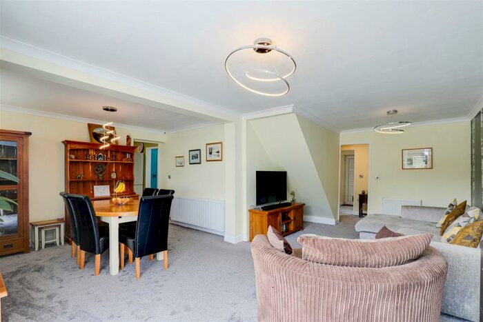 5 Bedroom Detached House For Sale In Stonechurch View, Annesley ...