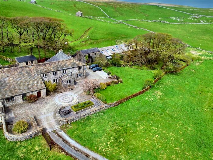 7 Bedroom Detached House For Sale In Capon Hall & Capon Hall Barn, Malham Moor, Settle / Skipton ...