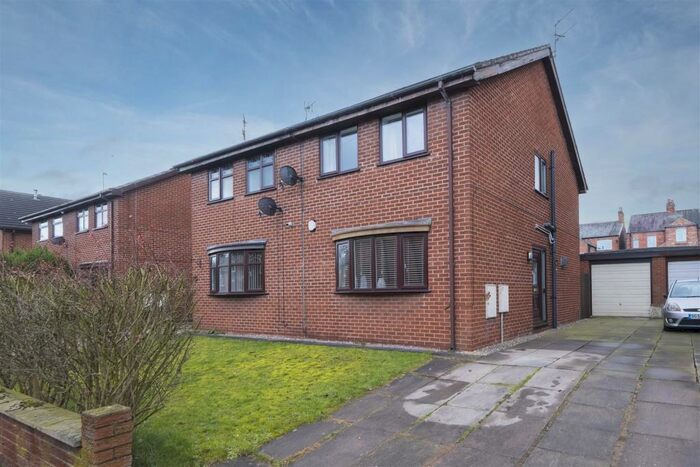 3 Bedroom Semi-Detached House For Sale In John Street, Winsford, CW7