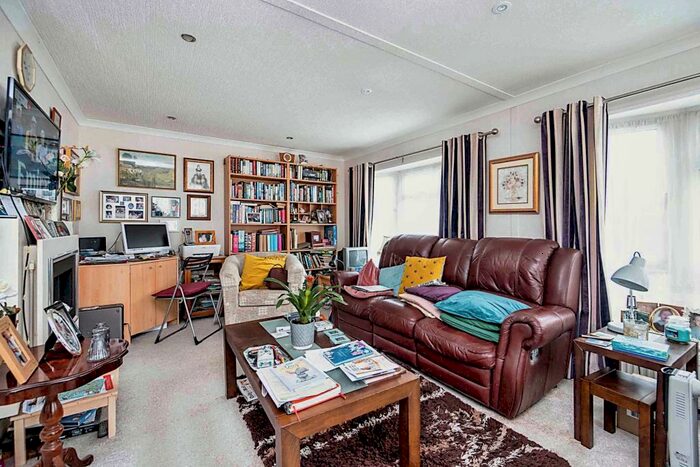 2 Bedroom Mobile Home For Sale In Foxhunter Residential Park, Monkton ...