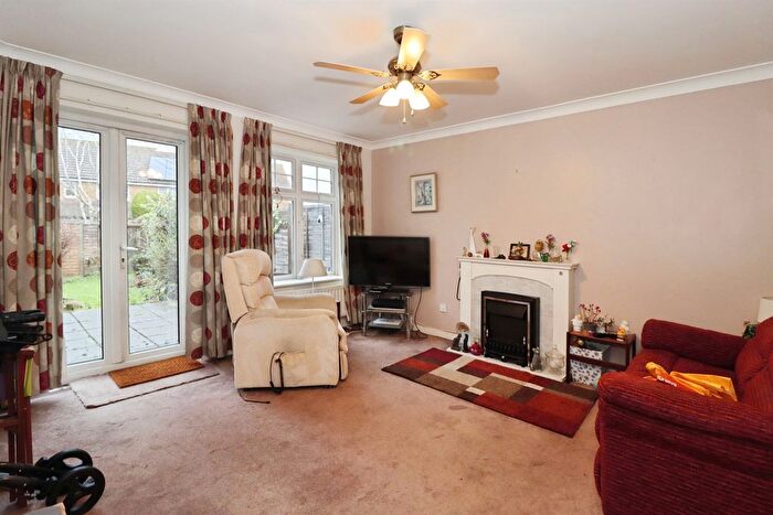 2 Bedroom Terraced House For Sale In Barn Close, Emersons Green ...