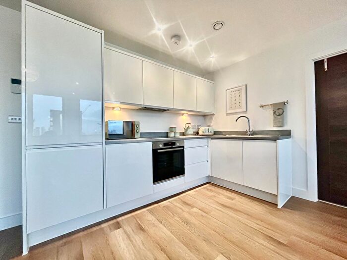 2 Bedroom Apartment To Rent In Alexander House, Talbot Road, Old ...
