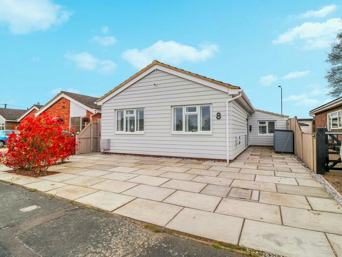 3 Bedroom Bungalow For Sale In Feedhams Close, Wivenhoe, Colchester, CO7