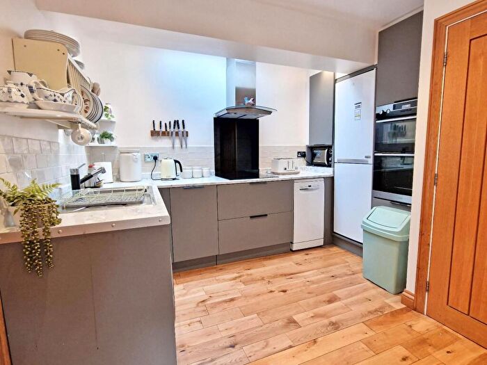 2 Bedroom Semi-Detached Bungalow For Sale In Main Street, Fringford ...