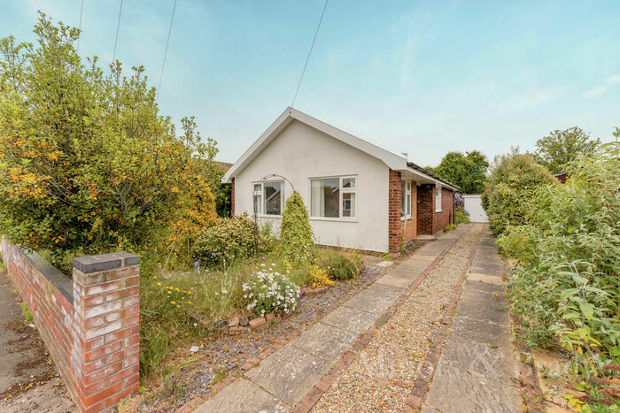 3 Bedroom Detached Bungalow For Sale In Fern Avenue, Lowestoft, NR32