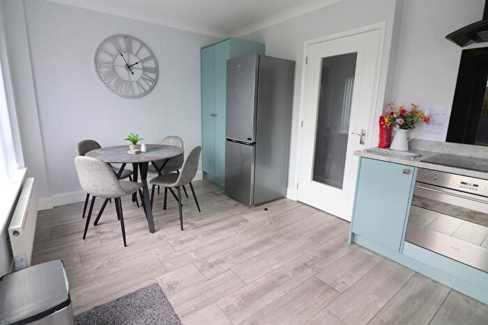 2 Bedroom Bungalow For Sale In The Furrows, Luton, Bedfordshire, LU3