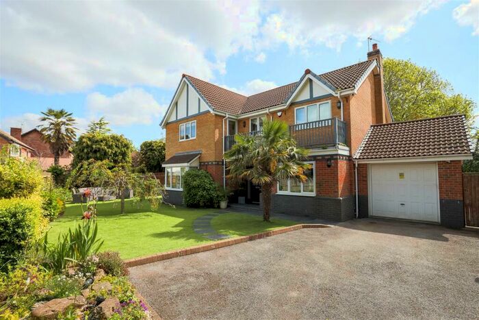 5 Bedroom Detached House For Sale In Croft Gardens, Sully, Penarth ...