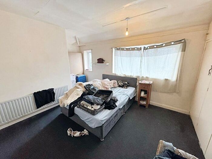 3 Bedroom End Of Terrace House For Sale In Greenfield Road, Stoke-On ...