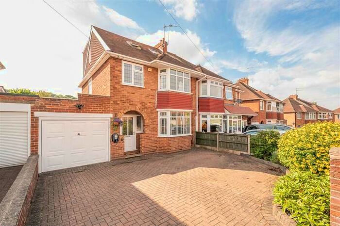 Houses for sale & to rent in DY8 4RP, Kingsway, Wollaston And ...