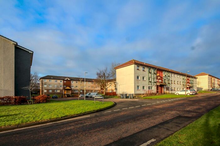 2 Bedroom Flat To Rent In Forth Drive, Craigshill, Livingston, EH54
