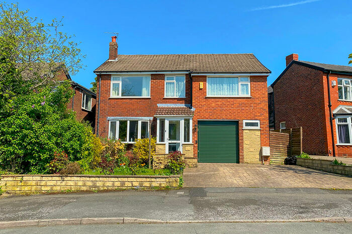 3 Bedroom Detached House For Sale In Springbank Road, Woodley ...