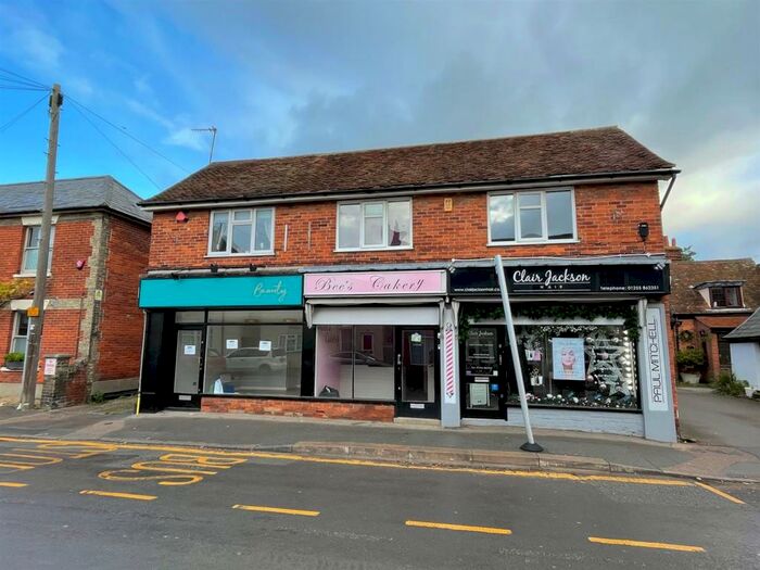 3 Bedroom Flat To Rent In High Street, Thorpe-Le-Soken, Clacton-On-Sea ...