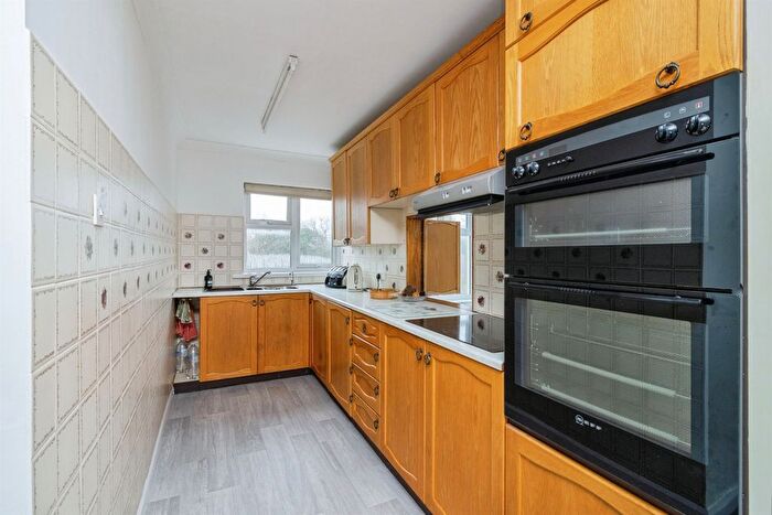 3 Bedroom Detached Bungalow For Sale In The Tors, Kingskerswell, Newton ...