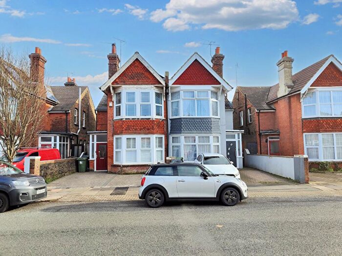4 Bedroom Semi-Detached House For Sale In Cavendish Avenue, Eastbourne ...