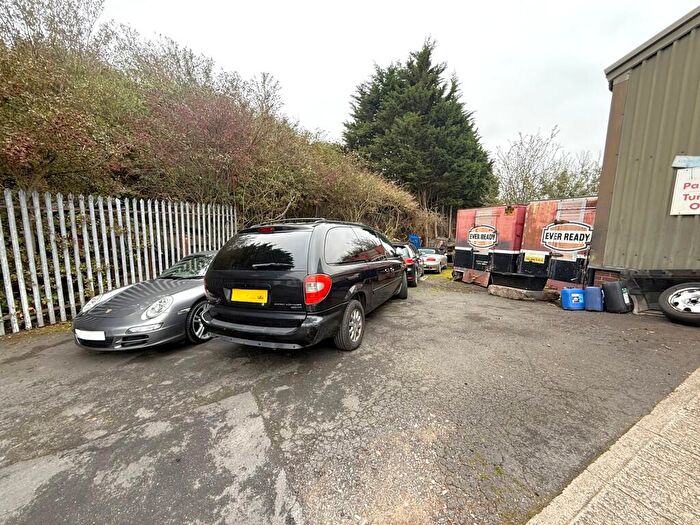 Garage / Parking For Sale In Car Mechanical Repair Garage, Wyrefields ...