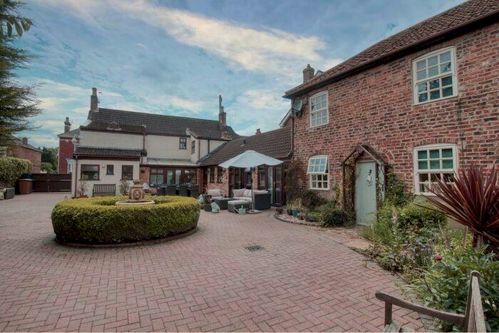 4 Bedroom Detached House For Sale In Wharf Road, Crowle, Scunthorpe ...