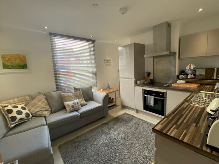 1 Bedroom Flat To Rent In Severn Road, Pontcanna, CF11