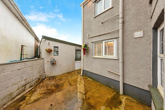 3 Bedroom End Terrace House For Sale In Heol Y Meinciau, Pontyates ...