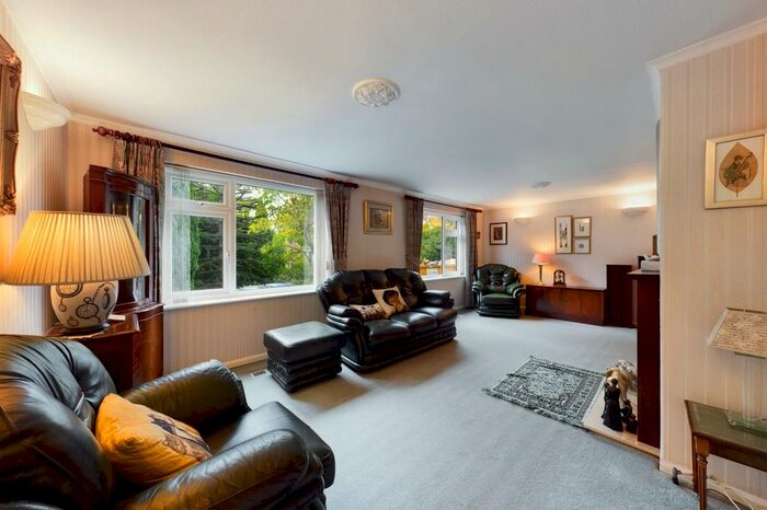 3 Bedroom Detached House For Sale In Copthorne, Crawley, RH10