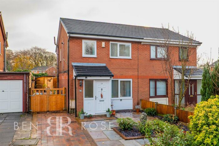 3 Bedroom Semi-Detached House For Sale In Black Croft, Clayton-Le-Woods ...