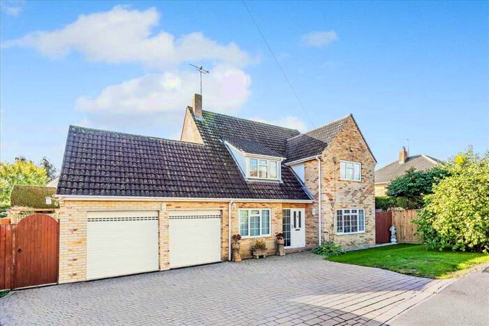 4 Bedroom Detached House For Sale In Lambourne Close, Thruxton, Andover ...