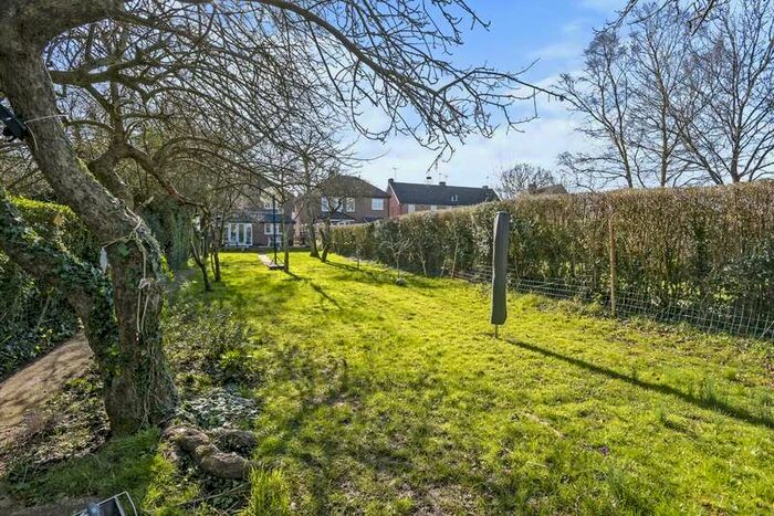 5 Bedroom Detached House For Sale In 20 Castle Road, Rowland's Castle ...