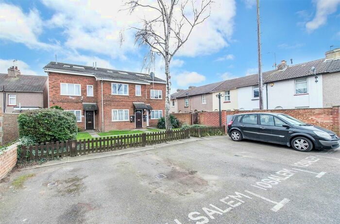 1 Bedroom Flat To Rent In Salem Place, Northfleet, Gravesend, DA11