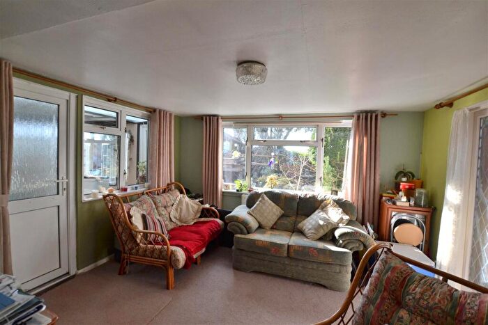 2 Bedroom Bungalow For Sale In Ashley Close, Crondall, GU10