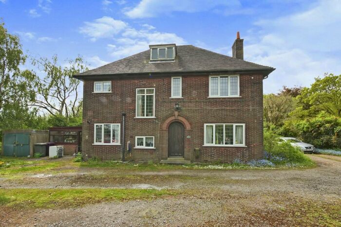 4 Bedroom Detached House For Sale In Chesterfield Road, Arkwright Town ...