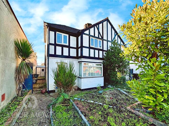 3 Bedroom Semi-Detached House For Sale In Park Road, Dartford, Kent, DA1