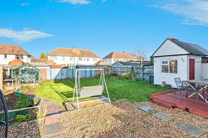 2 Bedroom Semi-Detached House For Sale In Highfield, Woodford ...