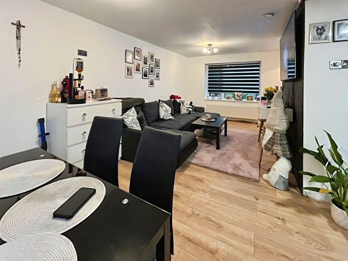 3 Bedroom End Terrace House For Sale In Lymn Avenue, Gedling ...