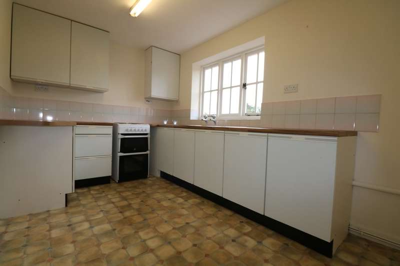 3 Bedroom Maisonette To Rent In Market Place, Kenninghall, NR16