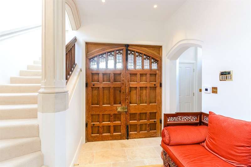 4 Bedroom House For Sale In Walter's Tower, 1 Abbey Gardens, Upper ...