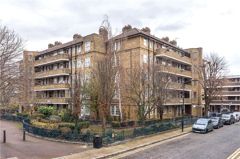 2 Bedroom Flat For Sale In Kinglake Estate, London, SE17